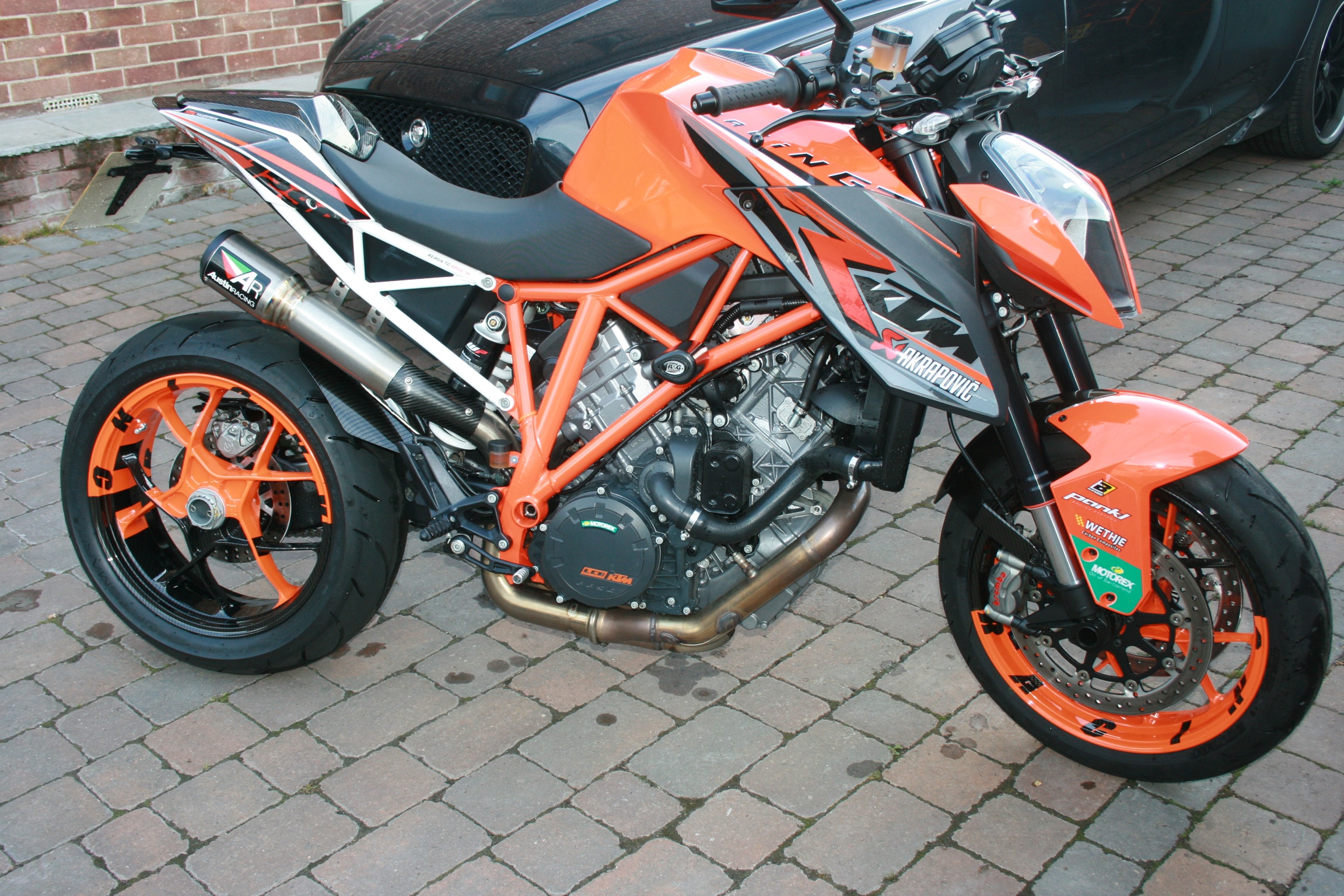 KTM Super Duke | Custom painting & carbon dipping by Wicked Coatings